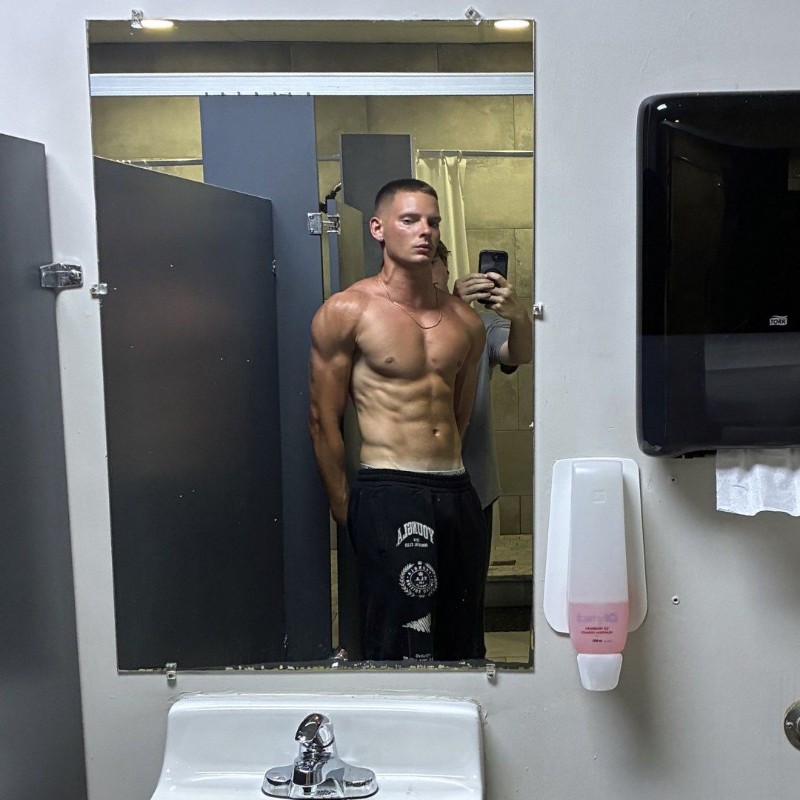 sam mathesius (@sam.mathesius) | Snapchat Stories, Spotlight & Lenses