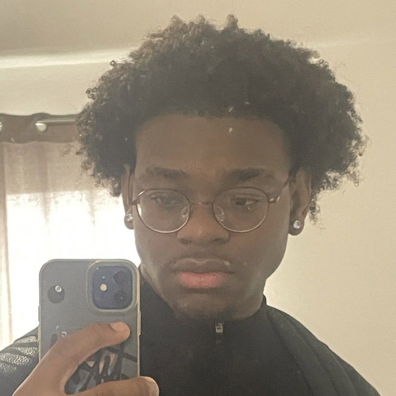 Guy (@sam43467) | Snapchat Stories, Spotlight & Lenses