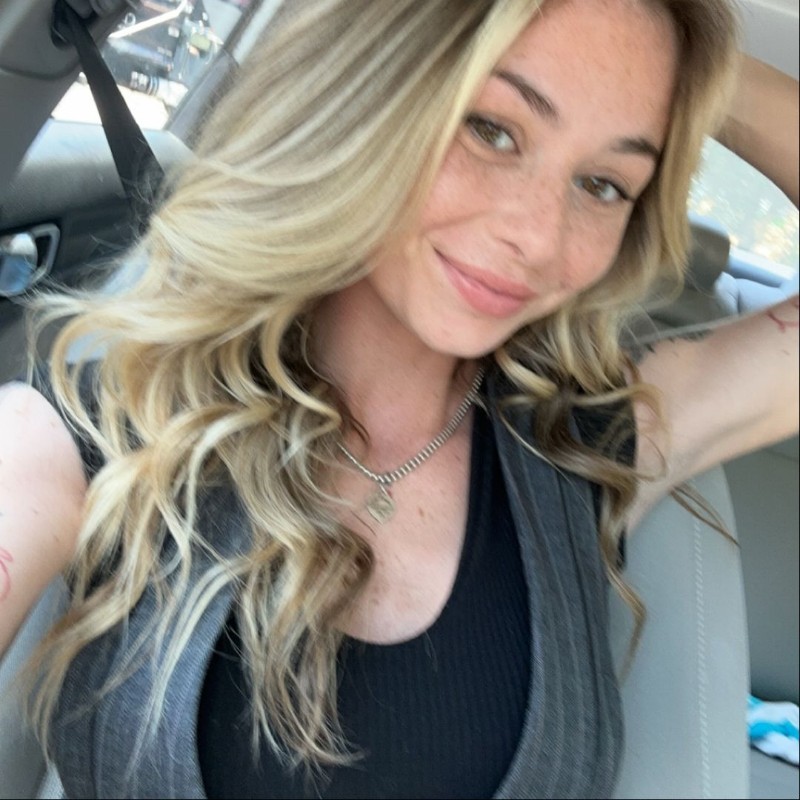 samantha 🕊 (@sam_slepian) | Snapchat Stories, Spotlight & Lenses