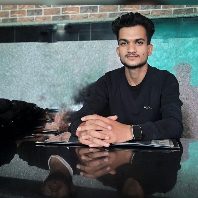 A𝐌𝐀𝐊𝐒𝐇 🩵 (@samaksh-rai) | Snapchat Stories, Spotlight & Lenses