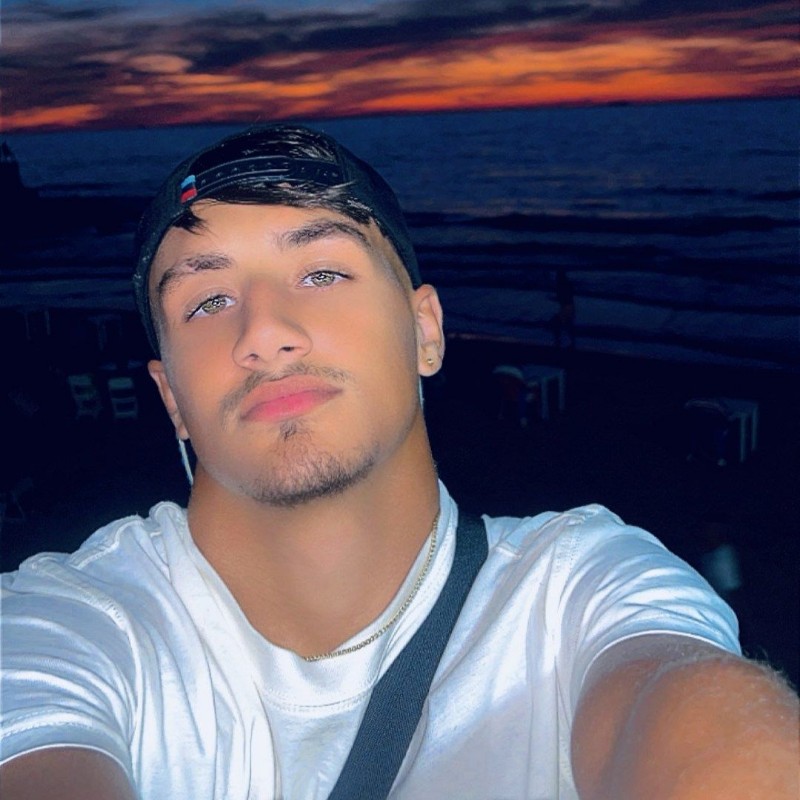 Le Prince 💙👑 (@samir_mrd) | Snapchat Stories, Spotlight & Lenses