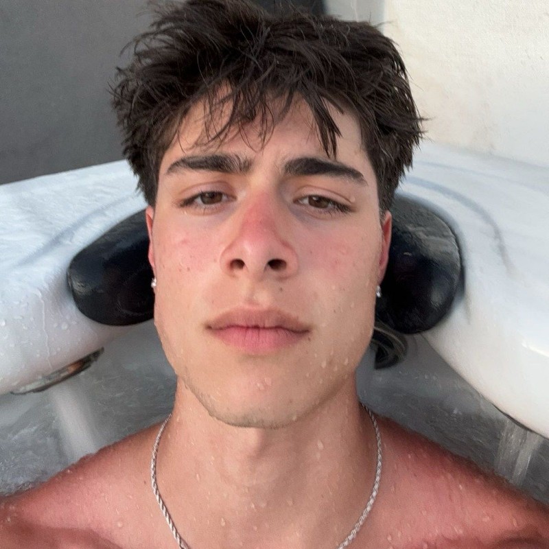 Sam Zia (@samm_zia) | Snapchat Stories, Spotlight & Lenses