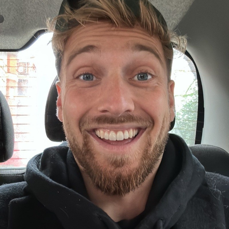 Sam Thompson (@samthompson) | Snapchat Stories, Spotlight & Lenses