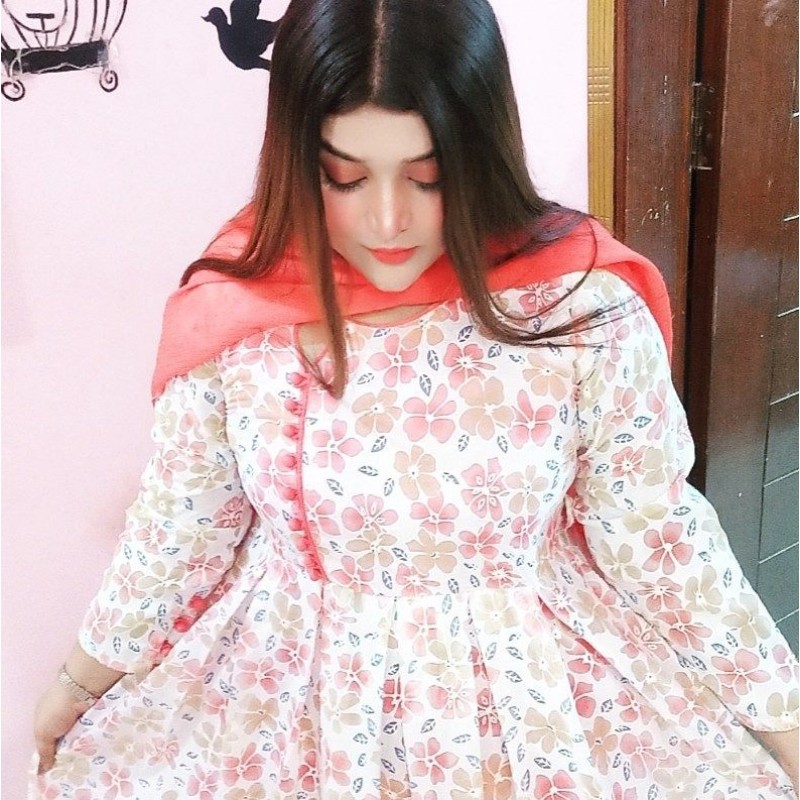 Rukhsar Sanam (@sanamrukh) | Snapchat Stories, Spotlight & Lenses