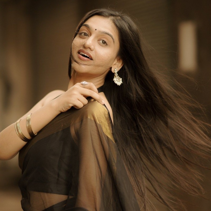 Ayushi Somaiya (@saqueen_999) | Snapchat Stories, Spotlight & Lenses