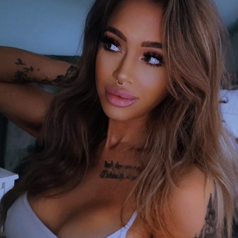 Sarah🖤 (@sarah.jd89) | Snapchat Stories, Spotlight & Lenses