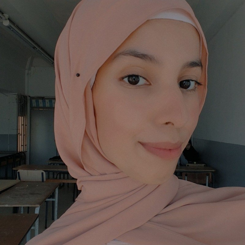 Sarahbennoura (@sarahbennoura) | Snapchat Stories, Spotlight & Lenses