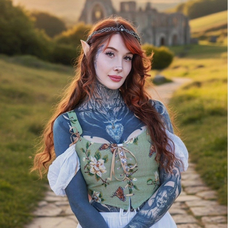 Selena Moondust (@selena_moondust) | Snapchat Stories, Spotlight & Lenses