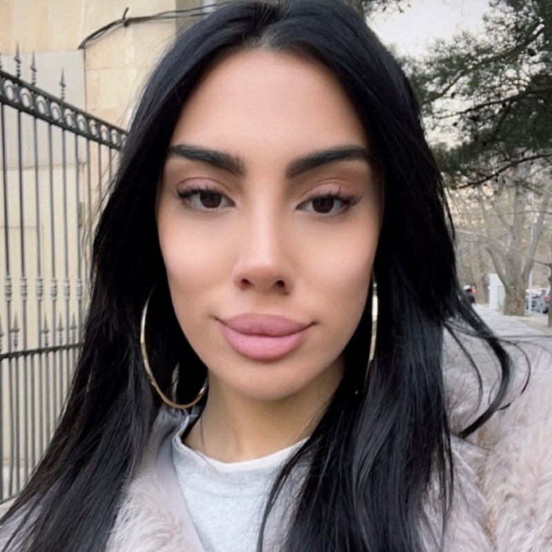 Sevil Zeynalova (@seva_zeynal2025) | Snapchat Stories, Spotlight and Lenses