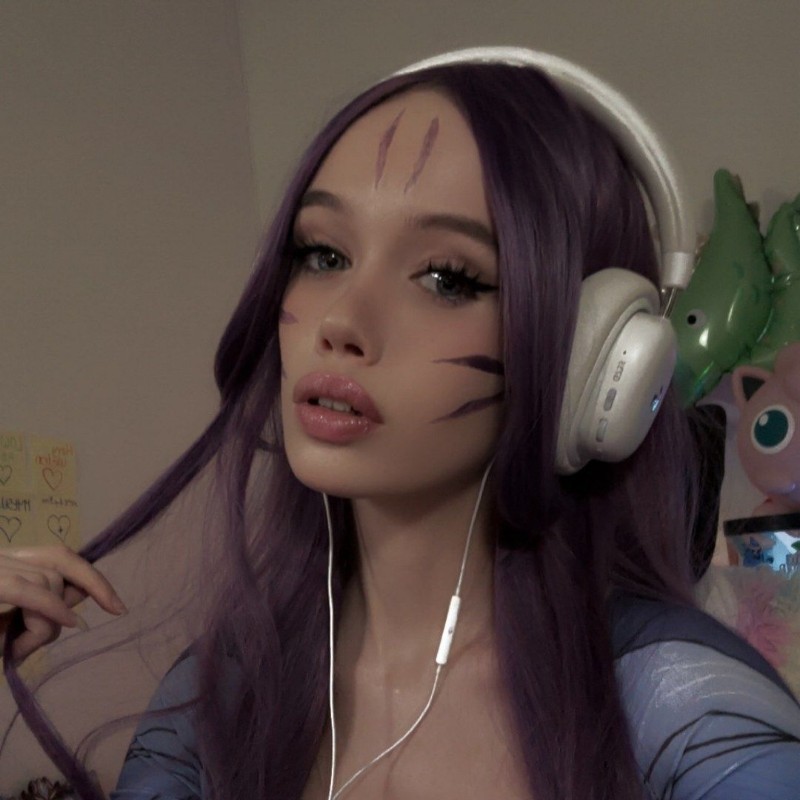 Charlyne On Twitch ️ (@shackooh) | Snapchat Stories, Spotlight & Lenses