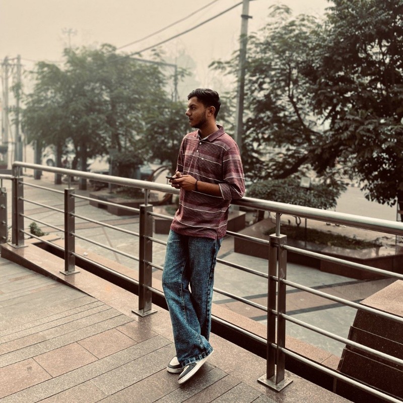 Munda I Phone Vrga 😛 (@sharmajii1918) | Snapchat Stories, Spotlight ...