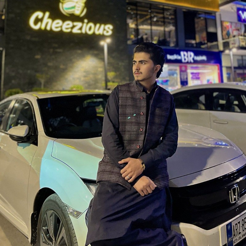 Zain Khan (@shazain-38) | Snapchat Stories, Spotlight & Lenses