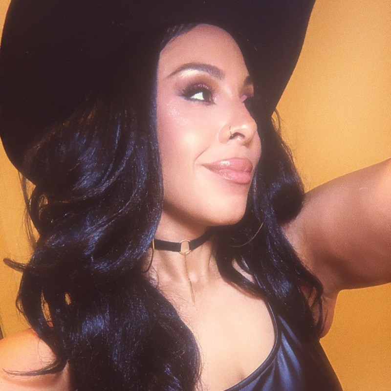 Sheleah Monea (@sheleahmm) | Snapchat Stories, Spotlight & Lenses