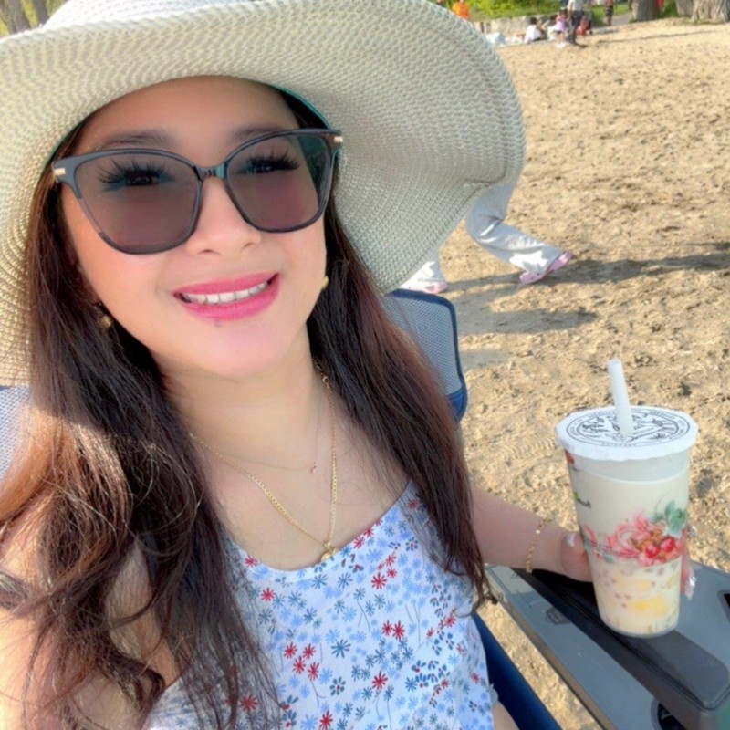 Sammy Ching (@sheryl_nombre) | Snapchat Stories, Spotlight & Lenses