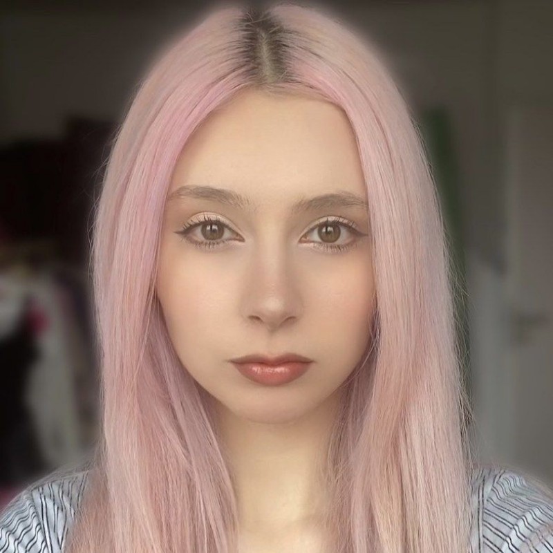 Viola (@sickemoangel) | Snapchat Stories, Spotlight & Lenses