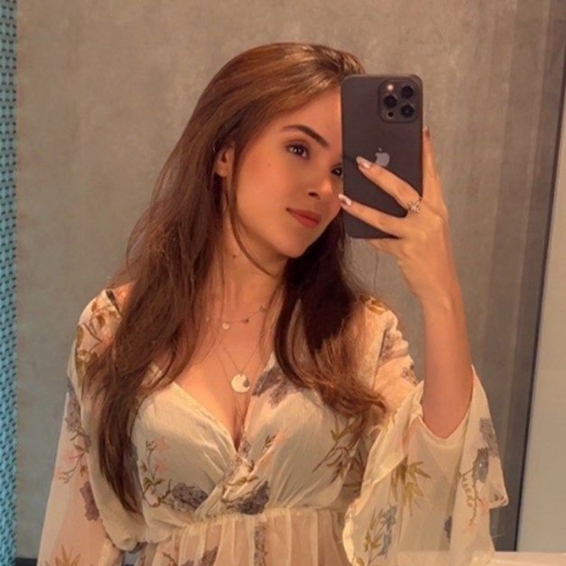 Simran Dhanwani (@sim_dhanwani) | Snapchat Stories, Spotlight & Lenses