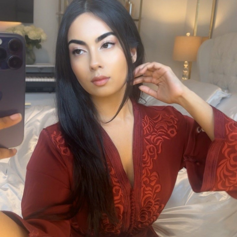 Sima (@sima.khiddan) | Snapchat Stories, Spotlight & Lenses