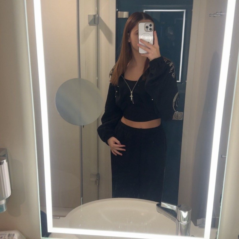 Aylin🐊 (@simple_a15) | Snapchat Stories, Spotlight & Lenses