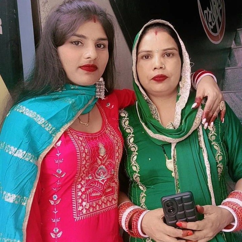 Simran (@simran23664) | Snapchat Stories, Spotlight & Lenses