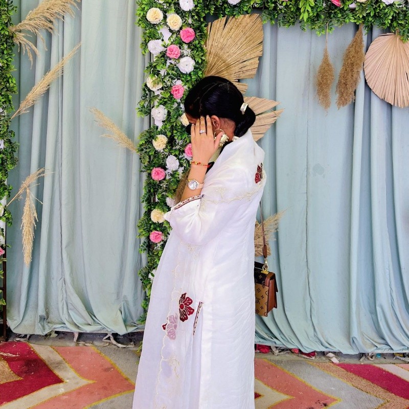 ਸਿਮਰਨ ਸਰਾਂ (@simran_sran45) | Snapchat Stories, Spotlight & Lenses