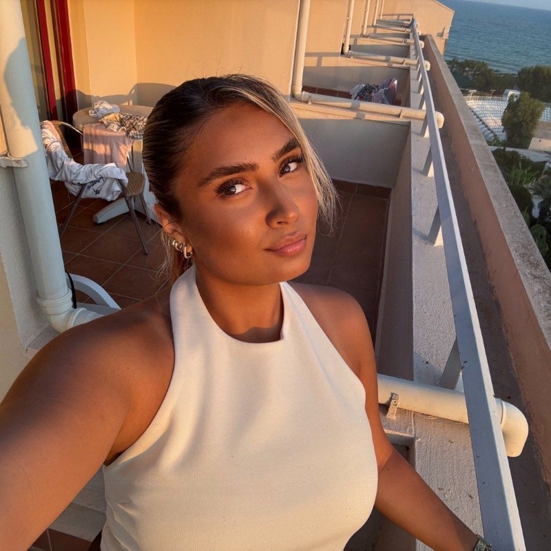 Şirin (@sirin.ylz) | Snapchat Stories, Spotlight & Lenses