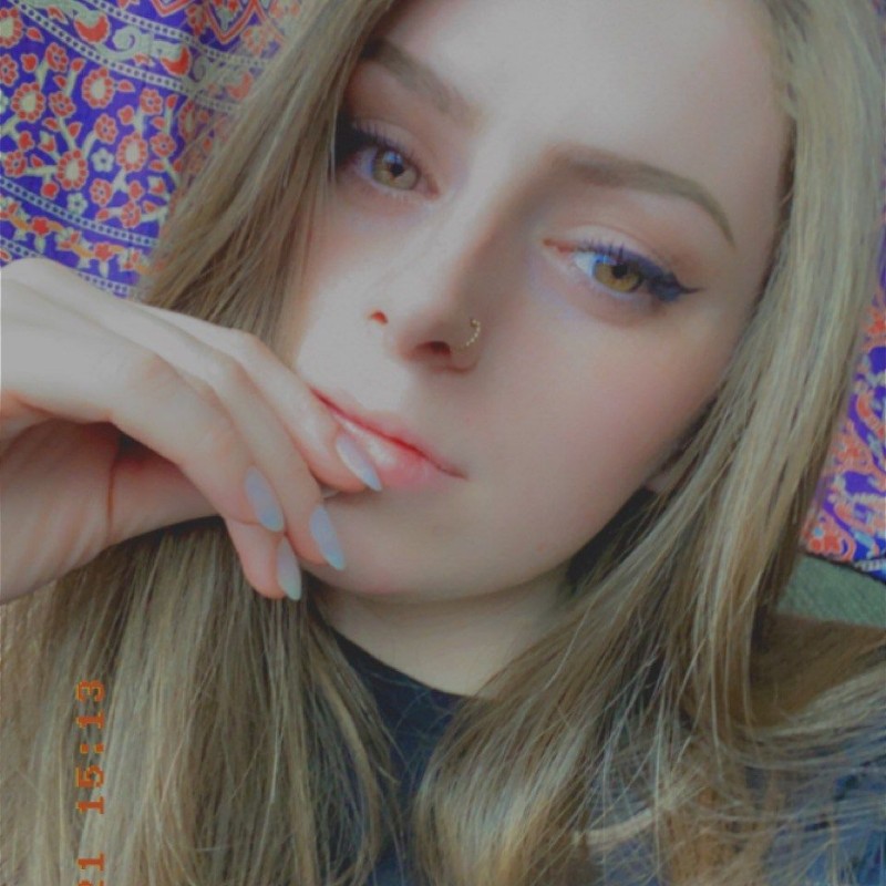 Becca😌 (@sky.lynn) | Snapchat Stories, Spotlight & Lenses