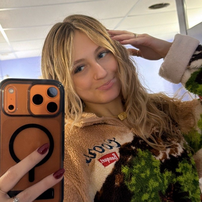 sky ¨̮ (@skylarwetzel) | Snapchat Stories, Spotlight & Lenses