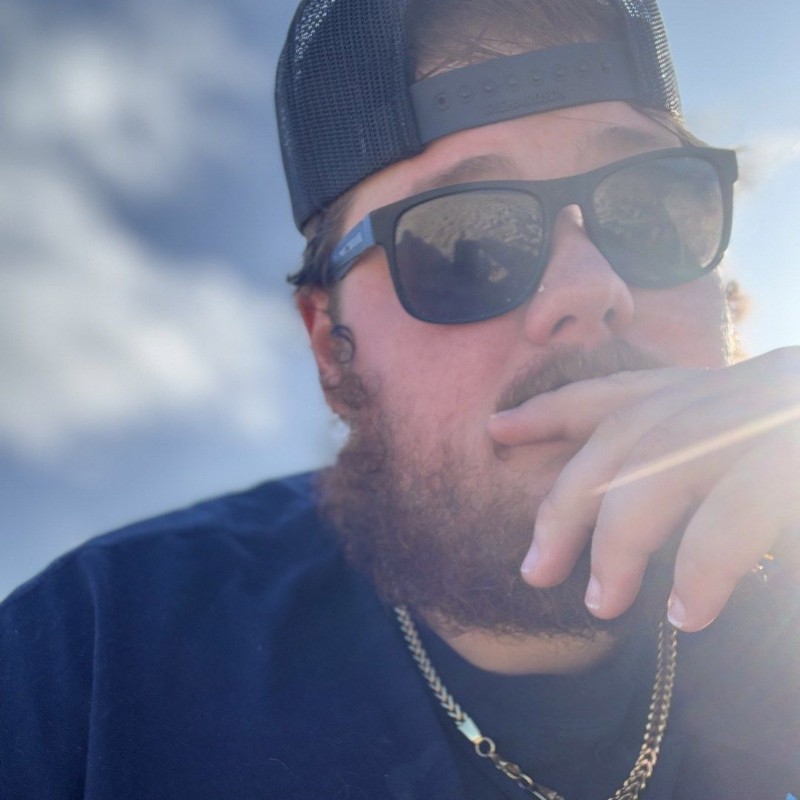 Stover Skyler (@skylerstover) | Snapchat Stories, Spotlight & Lenses