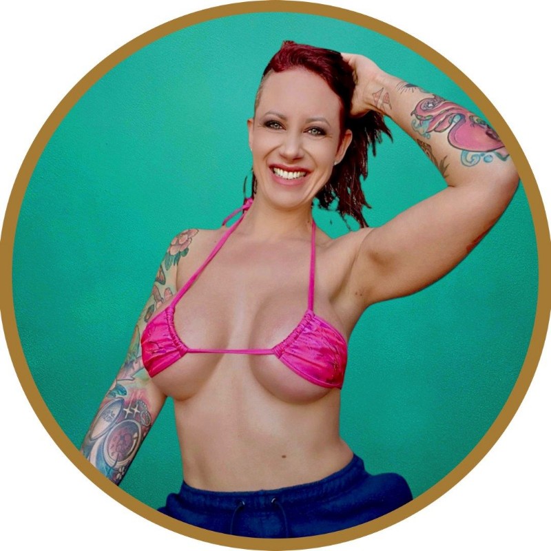 Smiling Dutchie (@smilingdutchie) | Snapchat Stories, Spotlight & Lenses