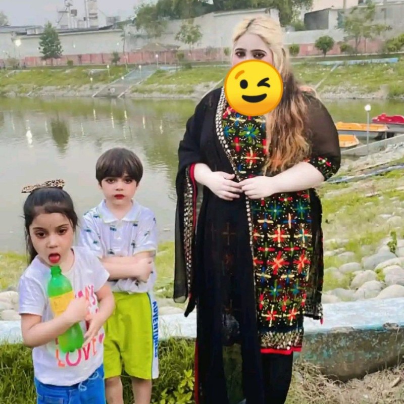 Sofia Aunty (@sofia.aunty) | Snapchat Stories, Spotlight & Lenses