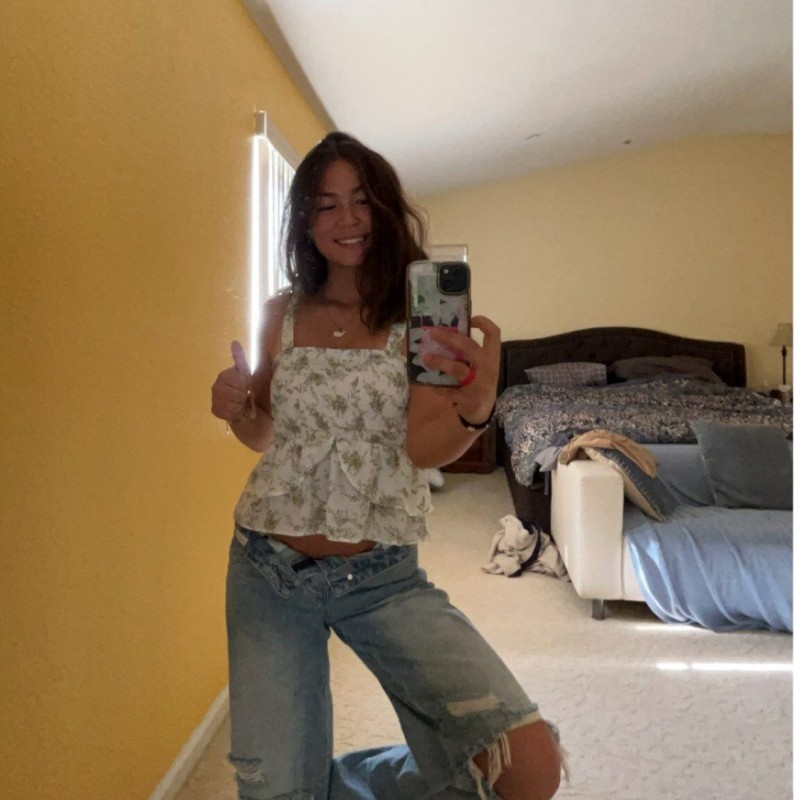 fia (@sofie.monroe) | Snapchat Stories, Spotlight & Lenses