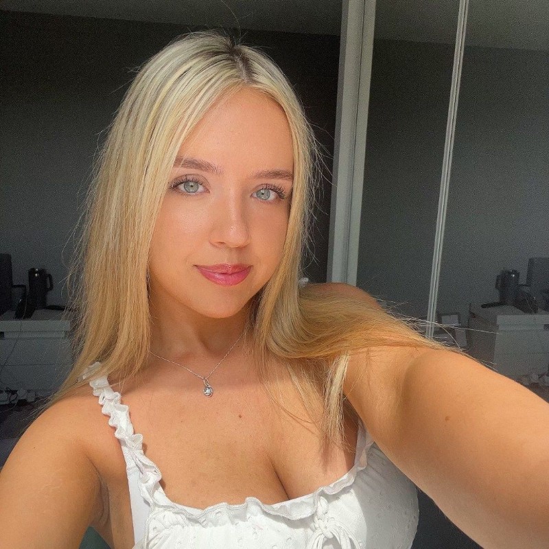 sophie (@soph.mcfarlane) | Snapchat Stories, Spotlight & Lenses