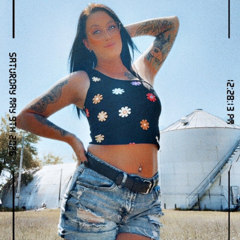 Cheyenne Murphy (@sophianic94) | Snapchat Stories, Spotlight & Lenses