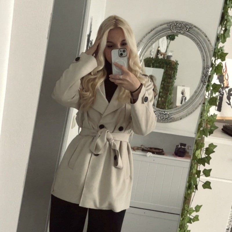 Leone (@sophie_mfc2) | Snapchat Stories, Spotlight & Lenses