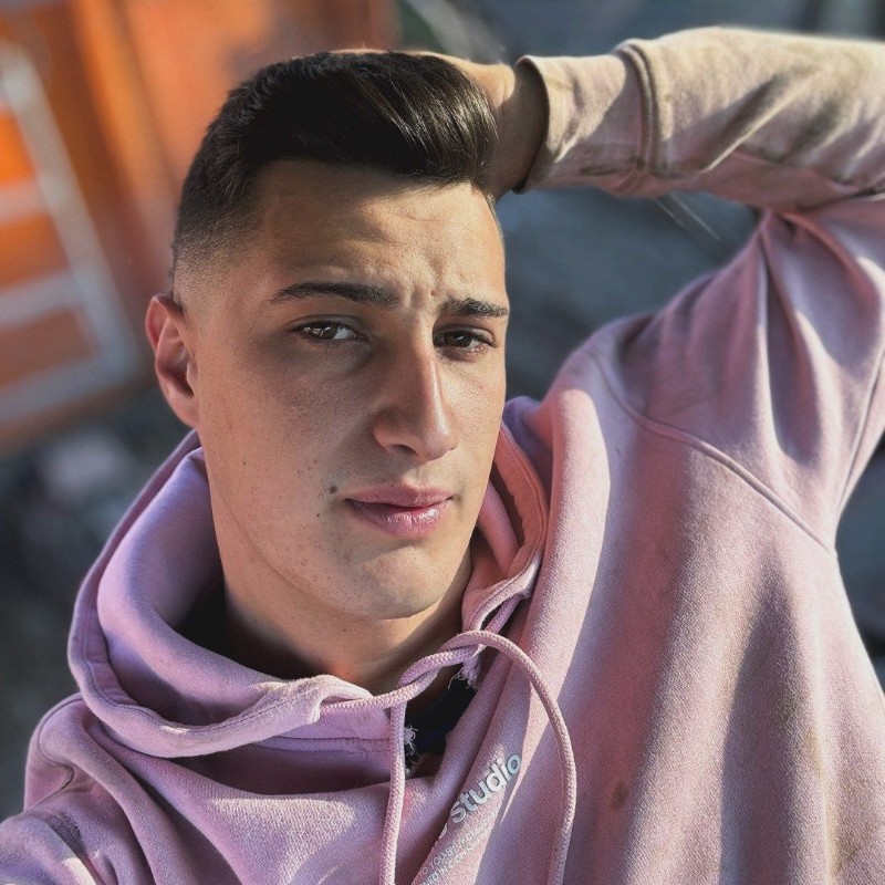 Soufien🚜 (@soufienscholtus) | Snapchat Stories, Spotlight & Lenses