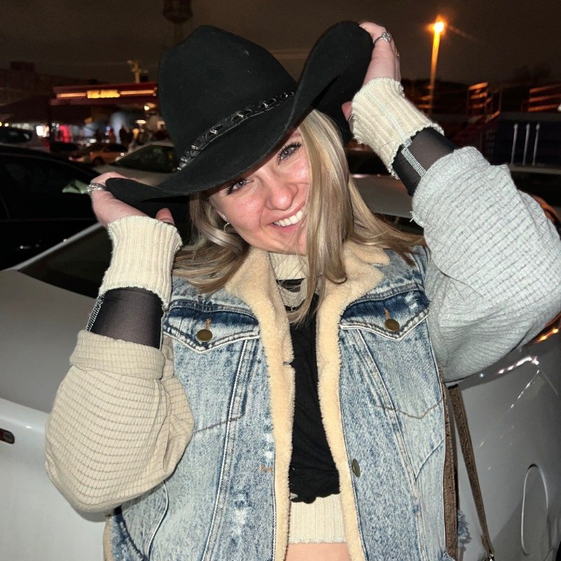 Sophia Asebes (@srasebes) | Snapchat Stories, Spotlight & Lenses