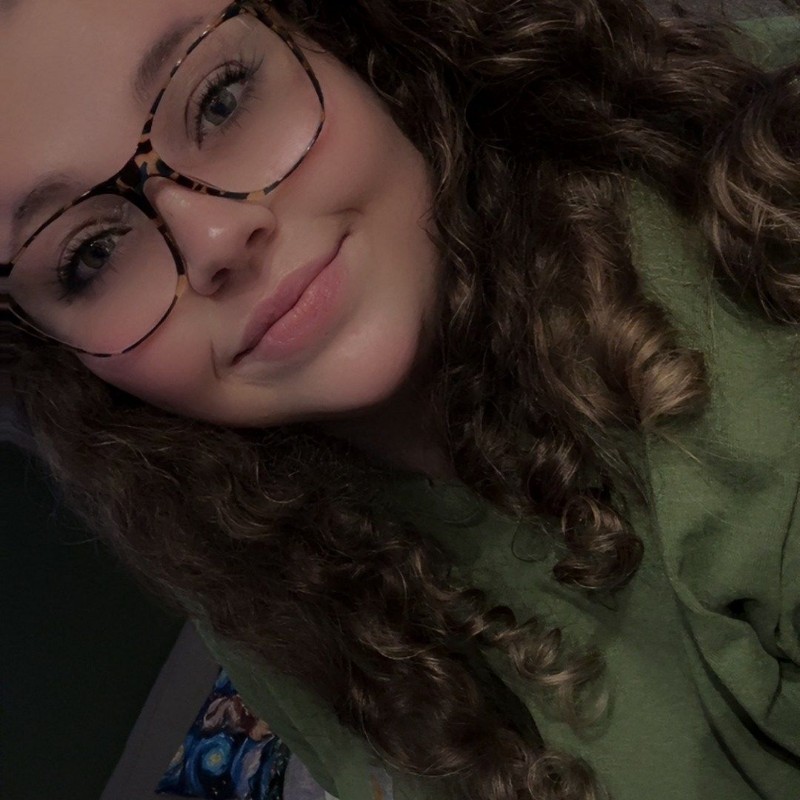 Sierra Hodges (@stallsworthy) | Snapchat Stories, Spotlight & Lenses