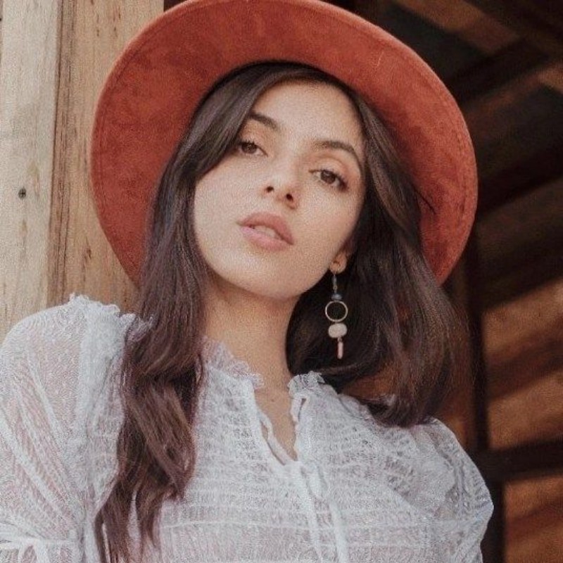 Stefanía Valencia (@stef-valencia) | Snapchat Stories, Spotlight & Lenses