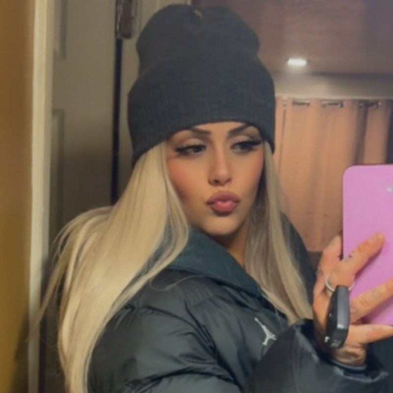 Steph Domingos (@steviesunday) | Snapchat Stories, Spotlight & Lenses