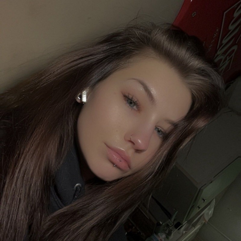 hallie 🧸 (@still.typinggg) | Snapchat Stories, Spotlight & Lenses