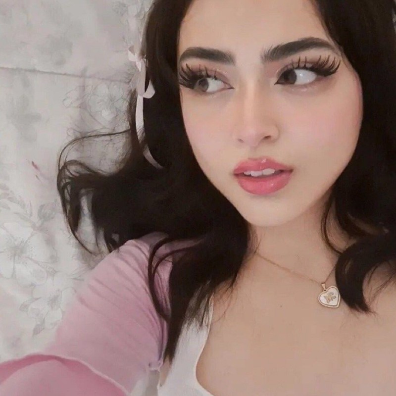 saRah 🎀ྀི . (@su24us) | Snapchat Stories, Spotlight & Lenses