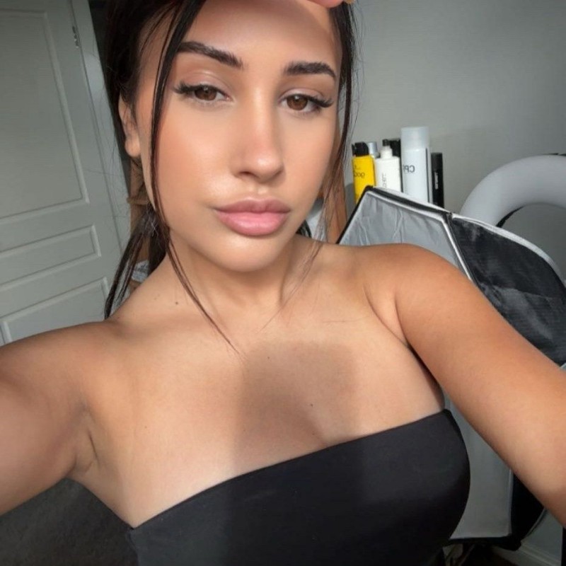 Summer Zeaiter (@summer_bree2023) | Snapchat Stories, Spotlight & Lenses