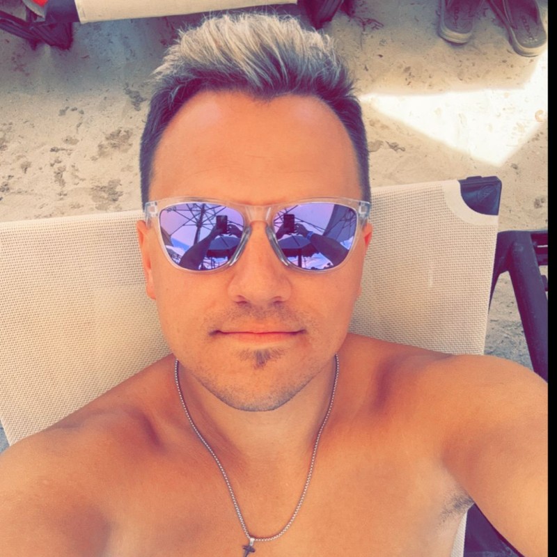 🏽The Traveling Guy 🌊 (@sunsurfbeachguy) | Snapchat Stories, Spotlight ...