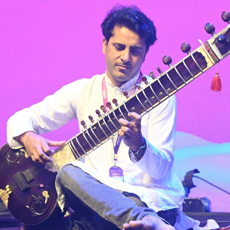 Surender Sitar (@surendersitar) | Snapchat Stories, Spotlight & Lenses