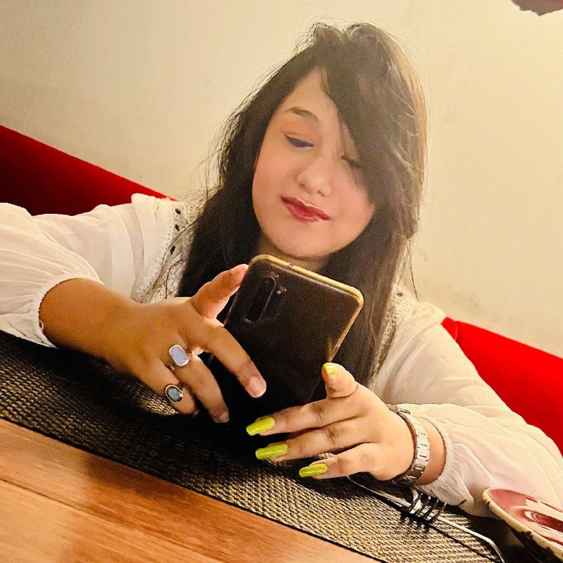 Sushmita Roy (@sushie_roy) | Snapchat Stories, Spotlight & Lenses