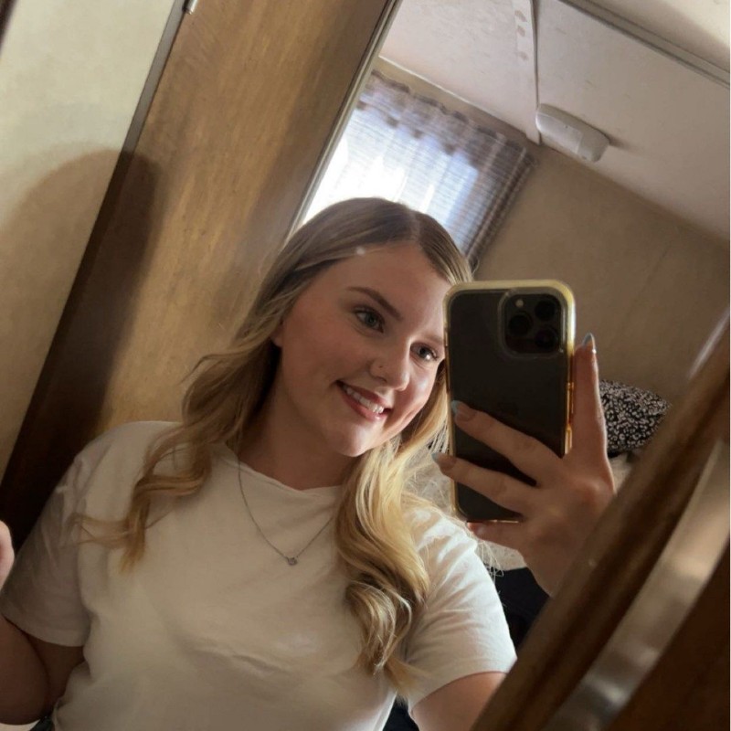 Claire Swopes (@swopes27) | Snapchat Stories, Spotlight & Lenses