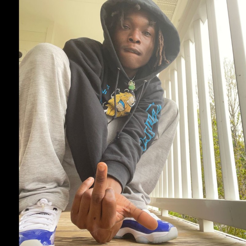 🎸泰•-🎫 -查奇•💼 (@taechucky) | Snapchat Stories, Spotlight & Lenses