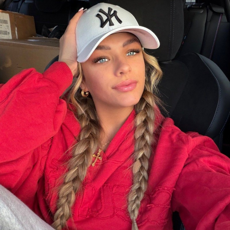 Tallulah Metcalfe (@tallulahmaimet) | Snapchat Stories, Spotlight & Lenses