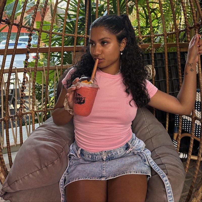 Mina 🤍 (@tam.ina) | Snapchat Stories, Spotlight & Lenses