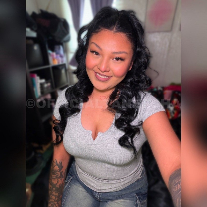 Taneesha (@taneeshavaldez) | Snapchat Stories, Spotlight & Lenses
